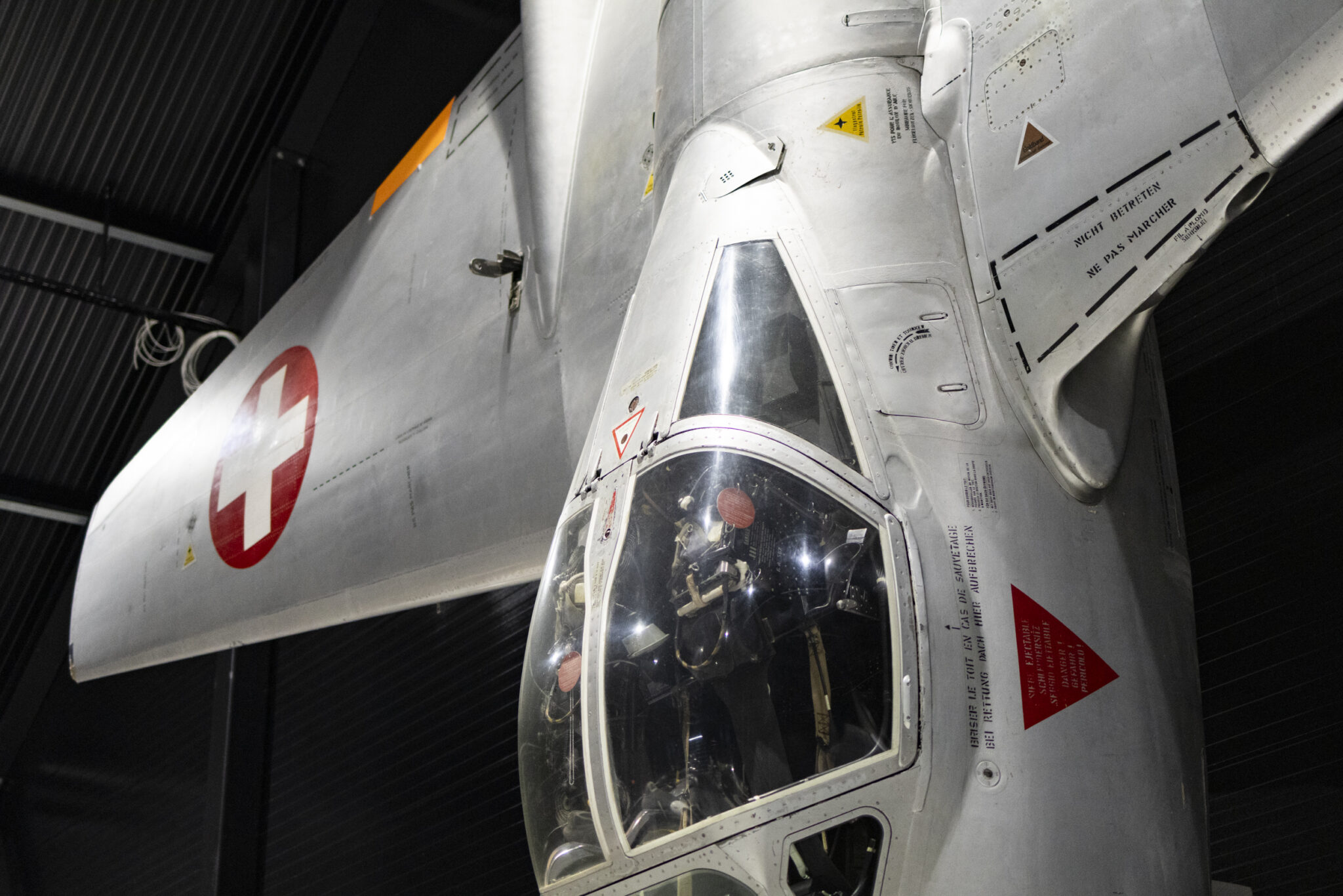 Sesongopning med ny utstilling: Tett på norske militærflygarar ...